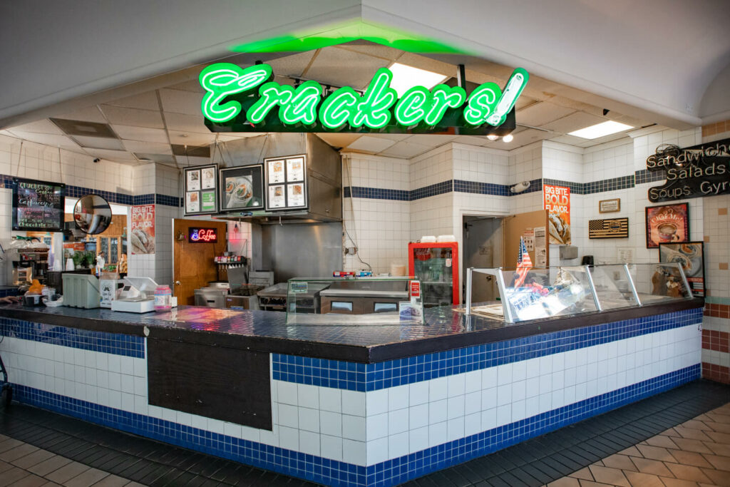 “Crackers” is staying at the Santa Rosa Mall, will move to a new location