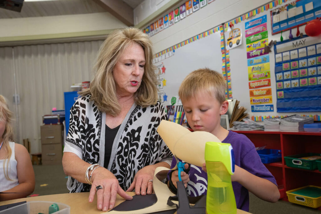 Kindergarten Teacher Cathy Baker retires from Kenwood Elementary, her ...